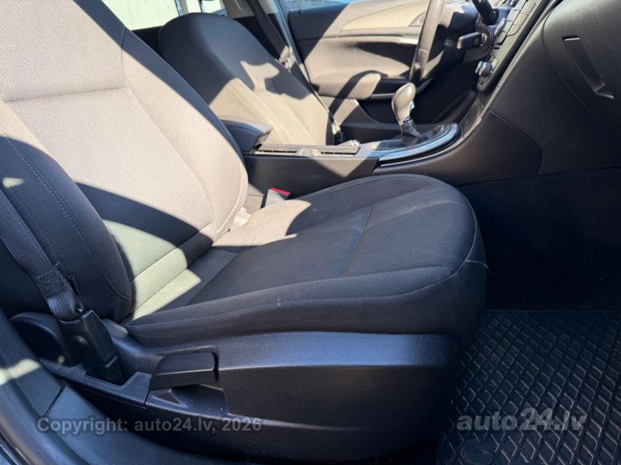 Melns Opel Insignia 2011 Tallina, ar dzinēja tilpumu 1.60 L un nobraukumu 193 tūkst. km par 2300 €, foto 13 vietnē AUTOMOTO.COM.LV