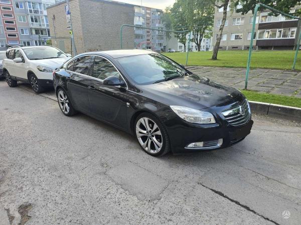 Black Opel Insignia 2011 in Siauliai, with an engine capacity of 2.00 L and mileage of 122 thousand km for 1500 €, photo 1 on AUTOMOTO.COM.LV