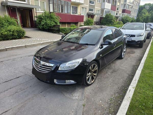 Black Opel Insignia 2011 in Siauliai, with an engine capacity of 2.00 L and mileage of 122 thousand km for 1500 €, photo 2 on AUTOMOTO.COM.LV
