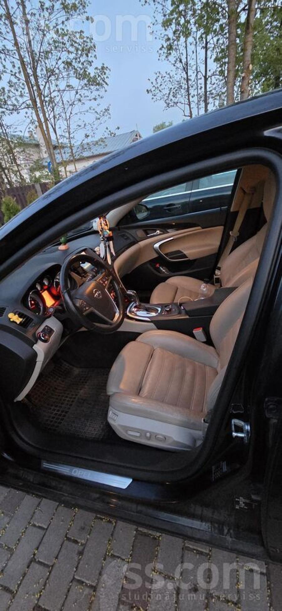 Melns Opel Insignia 2011 Jūrmala, ar dzinēja tilpumu 2.00 L un nobraukumu 286 tūkst. km par 2300 €, foto 12 vietnē AUTOMOTO.COM.LV