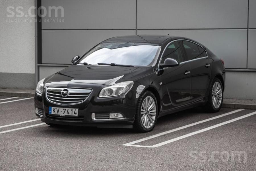Black Opel Insignia 2011 in Riga, with an engine capacity of 2.00 L and mileage of 328 thousand km for 3250 €, photo 1 on AUTOMOTO.COM.LV