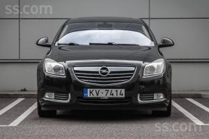 Black Opel Insignia 2011 in Riga, with an engine capacity of 2.00 L and mileage of 328 thousand km for 3250 €, photo 3 on AUTOMOTO.COM.LV