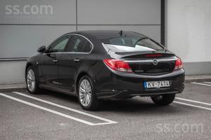 Black Opel Insignia 2011 in Riga, with an engine capacity of 2.00 L and mileage of 328 thousand km for 3250 €, photo 7 on AUTOMOTO.COM.LV