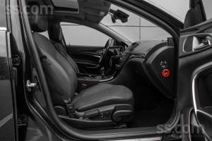 Black Opel Insignia 2011 in Riga, with an engine capacity of 2.00 L and mileage of 328 thousand km for 3250 €, photo 11 on AUTOMOTO.COM.LV