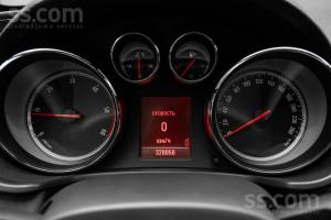 Black Opel Insignia 2011 in Riga, with an engine capacity of 2.00 L and mileage of 328 thousand km for 3250 €, photo 21 on AUTOMOTO.COM.LV