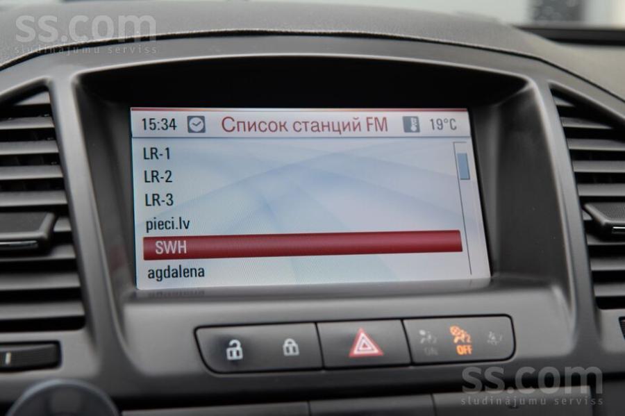 Black Opel Insignia 2011 in Riga, with an engine capacity of 2.00 L and mileage of 328 thousand km for 3250 €, photo 28 on AUTOMOTO.COM.LV