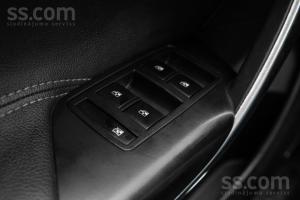 Black Opel Insignia 2011 in Riga, with an engine capacity of 2.00 L and mileage of 328 thousand km for 3250 €, photo 29 on AUTOMOTO.COM.LV