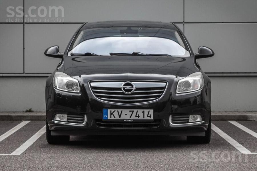 Black Opel Insignia 2011 in Riga, with an engine capacity of 2.00 L and mileage of 328 thousand km for 3250 €, photo 3 on AUTOMOTO.COM.LV