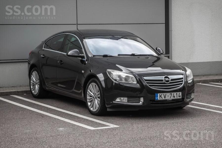 Black Opel Insignia 2011 in Riga, with an engine capacity of 2.00 L and mileage of 328 thousand km for 3250 €, photo 4 on AUTOMOTO.COM.LV