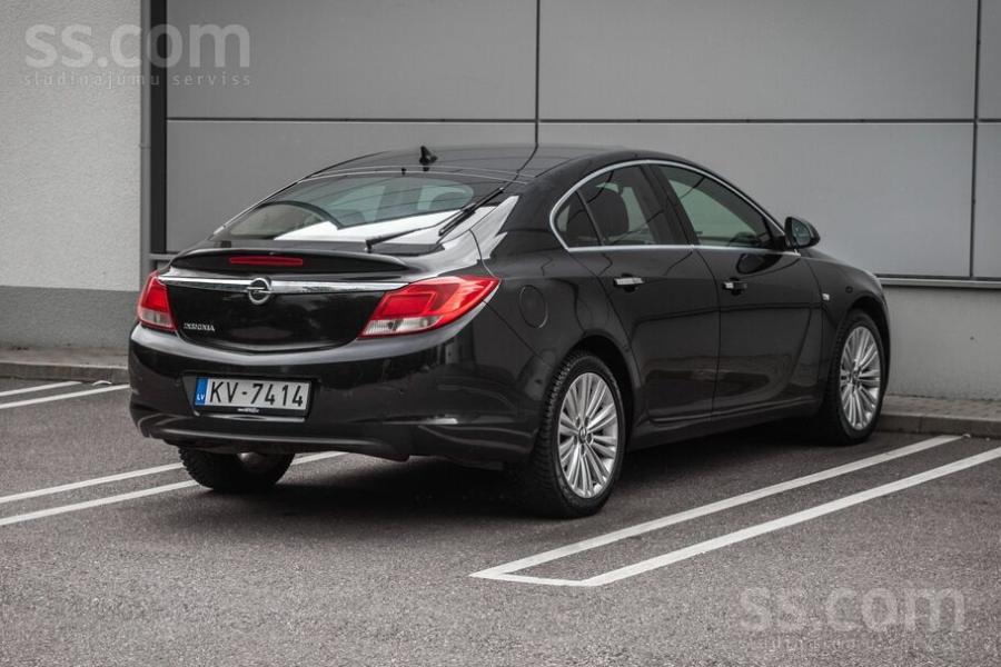 Black Opel Insignia 2011 in Riga, with an engine capacity of 2.00 L and mileage of 328 thousand km for 3250 €, photo 5 on AUTOMOTO.COM.LV