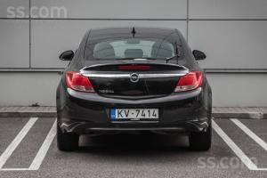 Black Opel Insignia 2011 in Riga, with an engine capacity of 2.00 L and mileage of 328 thousand km for 3250 €, photo 6 on AUTOMOTO.COM.LV