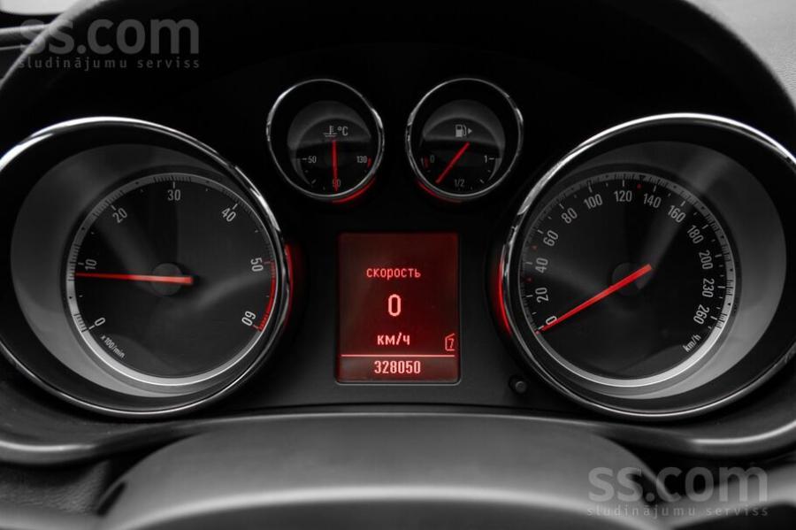 Black Opel Insignia 2011 in Riga, with an engine capacity of 2.00 L and mileage of 328 thousand km for 3250 €, photo 21 on AUTOMOTO.COM.LV
