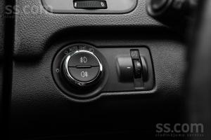 Black Opel Insignia 2011 in Riga, with an engine capacity of 2.00 L and mileage of 328 thousand km for 3250 €, photo 30 on AUTOMOTO.COM.LV
