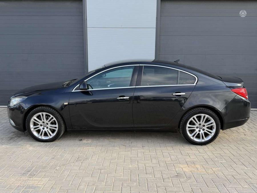 Black Opel Insignia 2011 in Vilnius, with an engine capacity of 1.96 L and mileage of 187 thousand km for 1850 €, photo 3 on AUTOMOTO.COM.LV