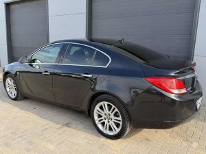 Black Opel Insignia 2011 in Vilnius, with an engine capacity of 1.96 L and mileage of 187 thousand km for 1850 €, photo 4 on AUTOMOTO.COM.LV