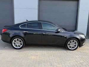 Black Opel Insignia 2011 in Vilnius, with an engine capacity of 1.96 L and mileage of 187 thousand km for 1850 €, photo 7 on AUTOMOTO.COM.LV
