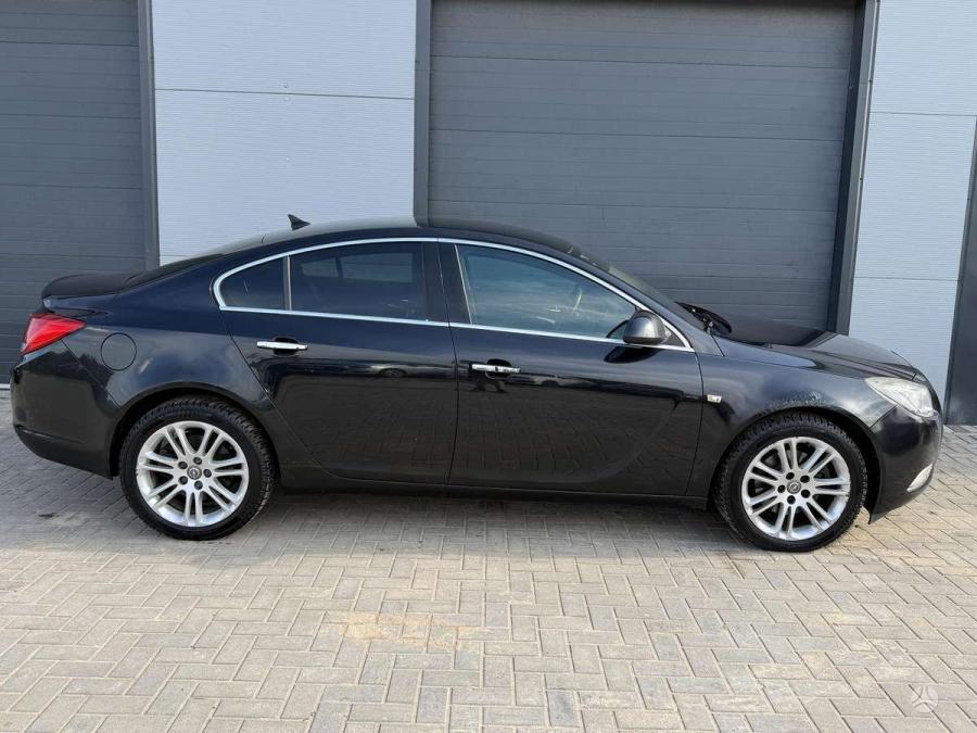Black Opel Insignia 2011 in Vilnius, with an engine capacity of 1.96 L and mileage of 187 thousand km for 1850 €, photo 7 on AUTOMOTO.COM.LV