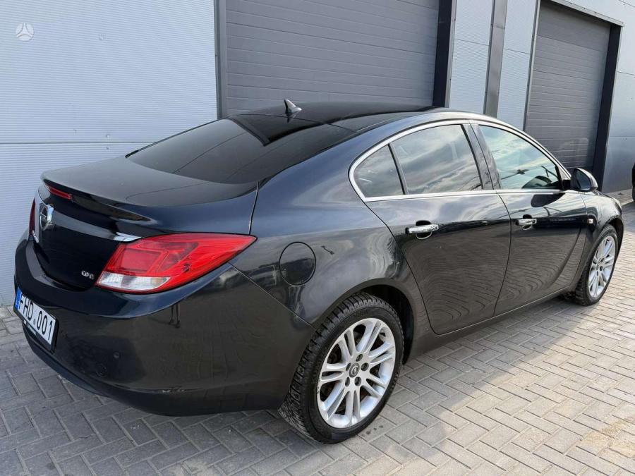 Black Opel Insignia 2011 in Vilnius, with an engine capacity of 1.96 L and mileage of 187 thousand km for 1850 €, photo 8 on AUTOMOTO.COM.LV