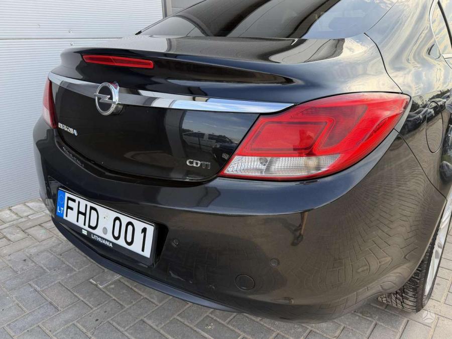 Black Opel Insignia 2011 in Vilnius, with an engine capacity of 1.96 L and mileage of 187 thousand km for 1850 €, photo 9 on AUTOMOTO.COM.LV