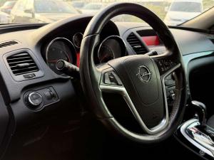 Black Opel Insignia 2011 in Vilnius, with an engine capacity of 1.96 L and mileage of 187 thousand km for 1850 €, photo 17 on AUTOMOTO.COM.LV
