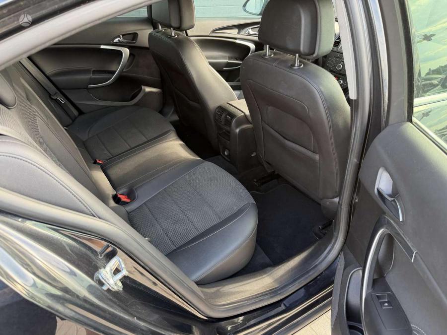 Black Opel Insignia 2011 in Vilnius, with an engine capacity of 1.96 L and mileage of 187 thousand km for 1850 €, photo 19 on AUTOMOTO.COM.LV