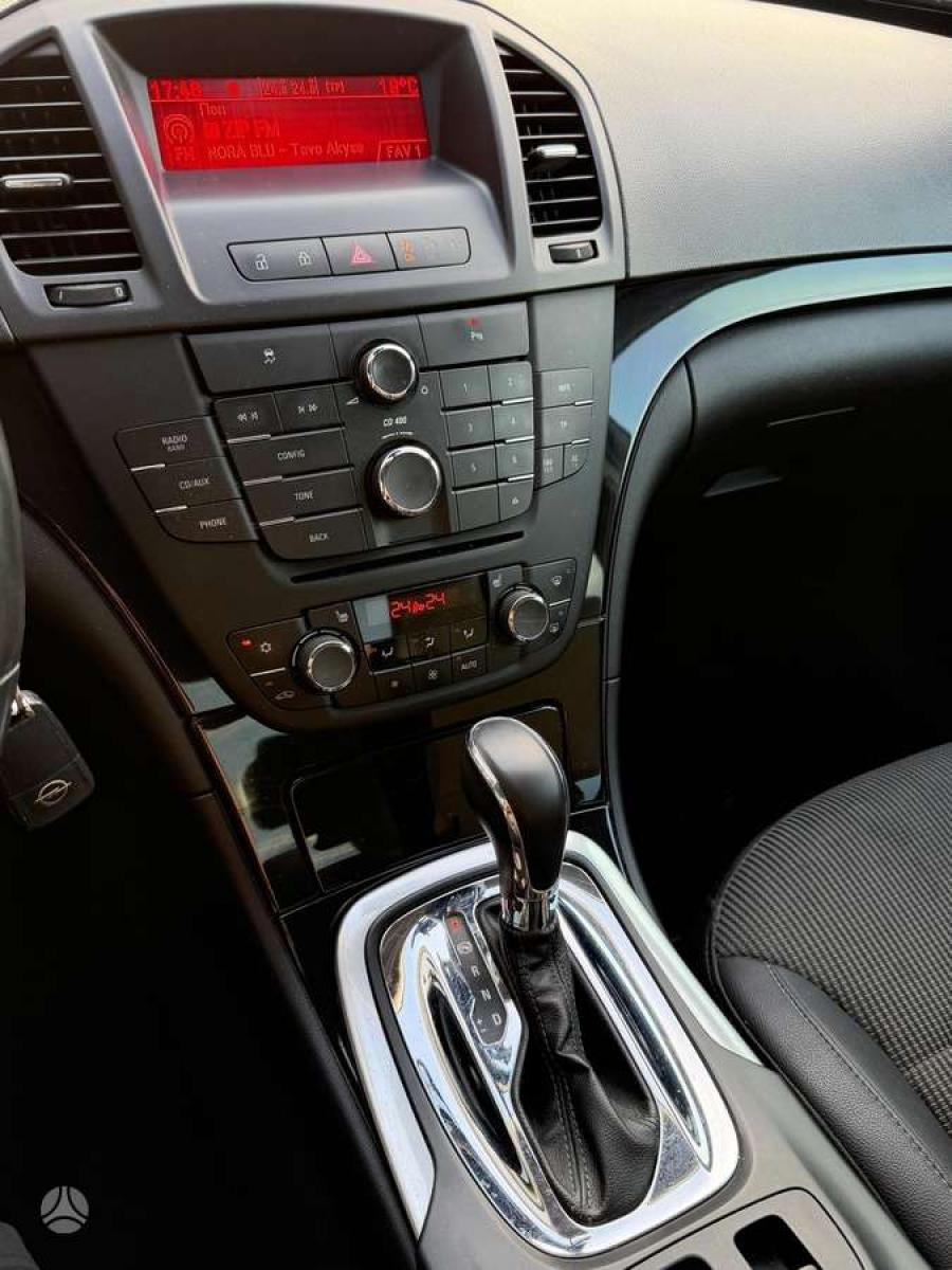 Black Opel Insignia 2011 in Vilnius, with an engine capacity of 1.96 L and mileage of 187 thousand km for 1850 €, photo 25 on AUTOMOTO.COM.LV