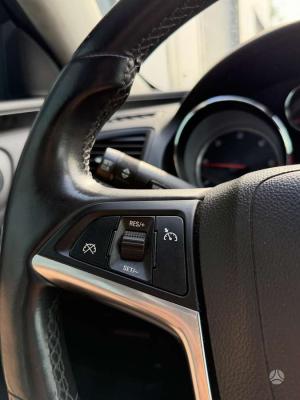 Black Opel Insignia 2011 in Vilnius, with an engine capacity of 1.96 L and mileage of 187 thousand km for 1850 €, photo 29 on AUTOMOTO.COM.LV