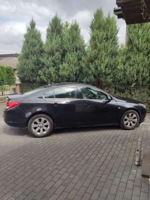 Black Opel Insignia 2011 in Kaunas, with an engine capacity of 1.96 L and mileage of 230 thousand km for 3800 €, photo  on AUTOMOTO.COM.LV