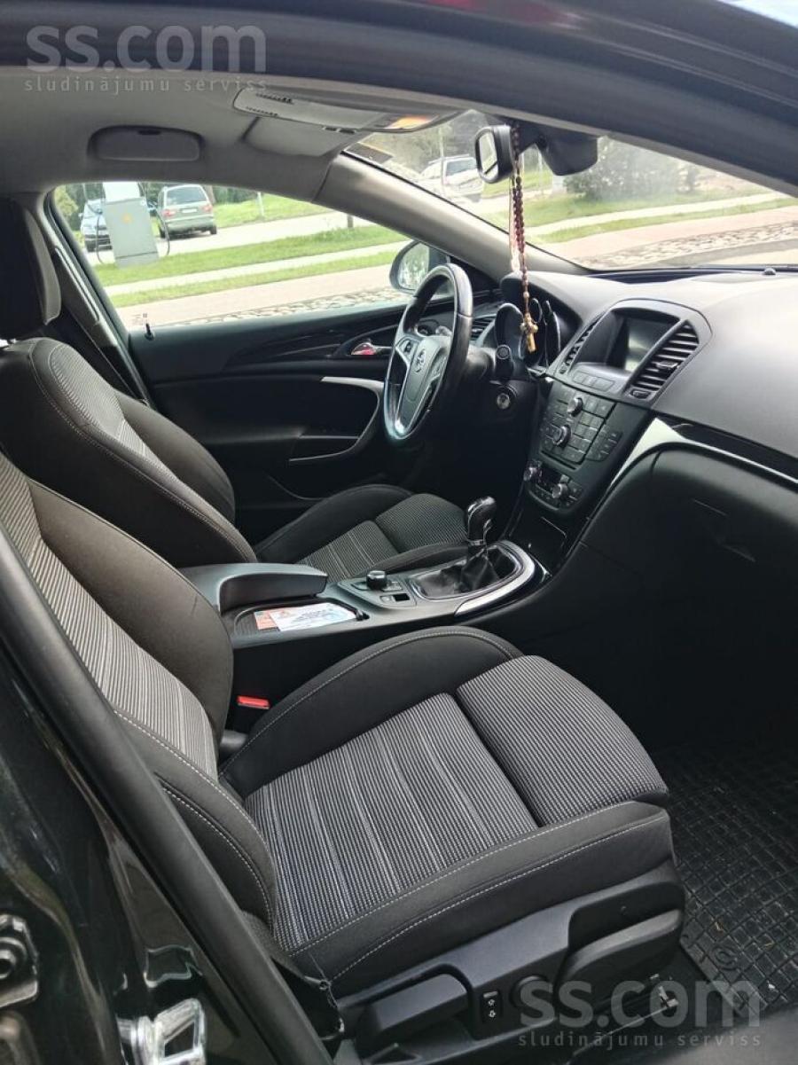 Melns Opel Insignia 2011 Liepāja, ar dzinēja tilpumu 2.00 L un nobraukumu 220 tūkst. km par 3300 €, foto 6 vietnē AUTOMOTO.COM.LV