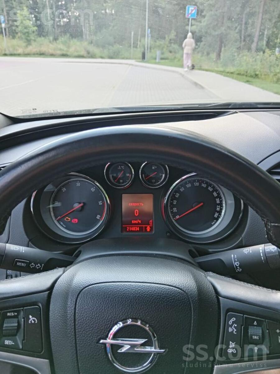 Melns Opel Insignia 2011 Liepāja, ar dzinēja tilpumu 2.00 L un nobraukumu 220 tūkst. km par 3300 €, foto 10 vietnē AUTOMOTO.COM.LV