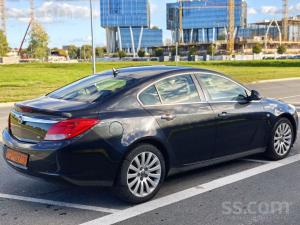 Black Opel Insignia 2011 in Riga, with an engine capacity of 2.00 L and mileage of 151 thousand km for 3200 €, photo 4 on AUTOMOTO.COM.LV