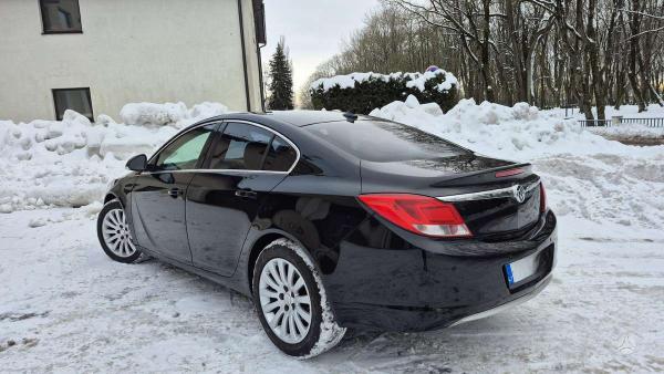 Black Opel Insignia 2012 in Klaipeda, with an engine capacity of 2.38 L and mileage of 282 thousand km for 2999 €, photo 2 on AUTOMOTO.COM.LV
