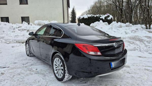 Black Opel Insignia 2012 in Klaipeda, with an engine capacity of 2.38 L and mileage of 282 thousand km for 2999 €, photo 7 on AUTOMOTO.COM.LV