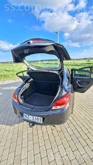 Melns Opel Insignia 2012 Rīga, ar dzinēja tilpumu 2.00 L un nobraukumu 264 tūkst. km par 3700 €, foto 9 vietnē AUTOMOTO.COM.LV