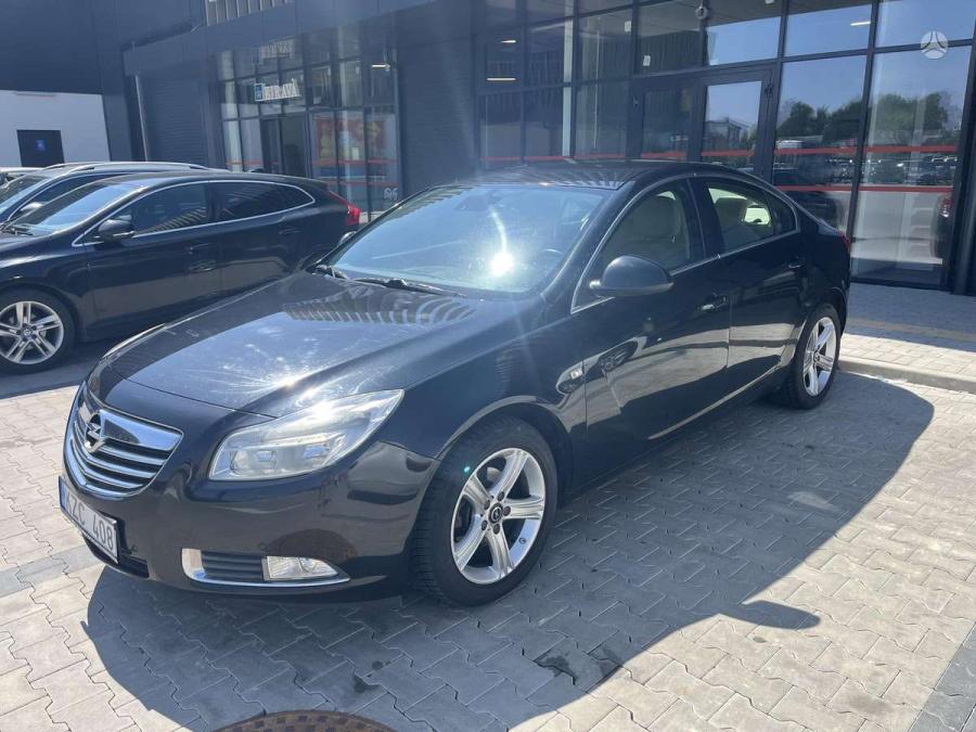 Black Opel Insignia 2012 in Kaunas, with an engine capacity of 2.00 L and mileage of 300 thousand km for 2990 €, photo 7 on AUTOMOTO.COM.LV