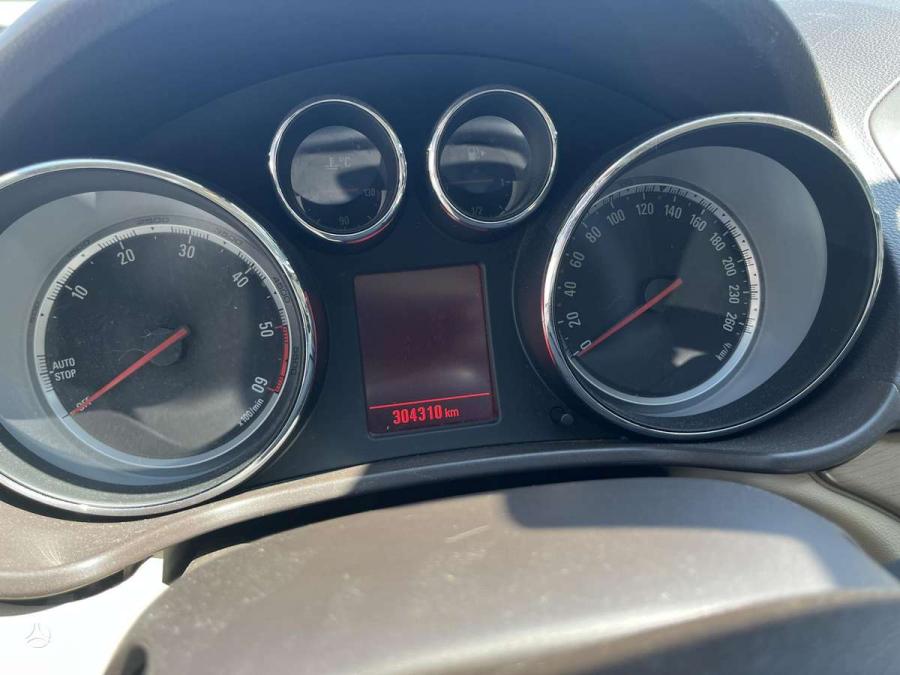 Black Opel Insignia 2012 in Kaunas, with an engine capacity of 2.00 L and mileage of 300 thousand km for 2990 €, photo 14 on AUTOMOTO.COM.LV