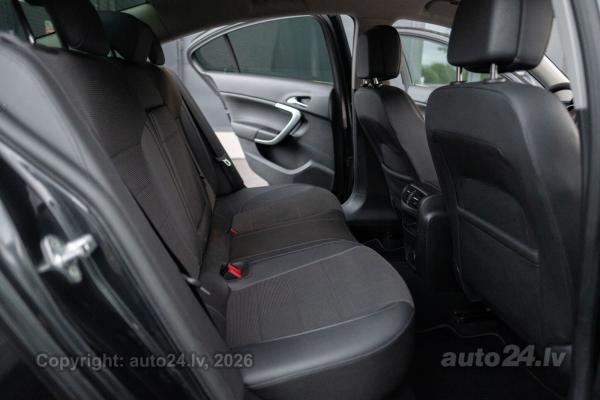 Black Opel Insignia 2012 in Tallinn, with an engine capacity of 2.00 L and mileage of 145 thousand km for 3799 €, photo 8 on AUTOMOTO.COM.LV
