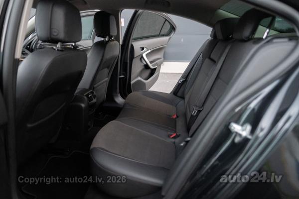 Black Opel Insignia 2012 in Tallinn, with an engine capacity of 2.00 L and mileage of 145 thousand km for 3799 €, photo 9 on AUTOMOTO.COM.LV