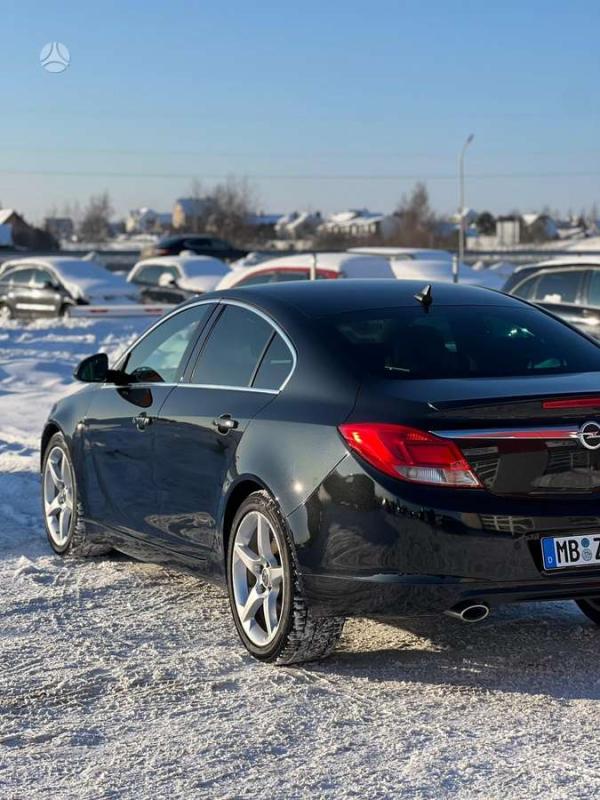 Black Opel Insignia 2013 in Klaipeda, with an engine capacity of 1.96 L and mileage of 276 thousand km for 4300 €, photo 6 on AUTOMOTO.COM.LV