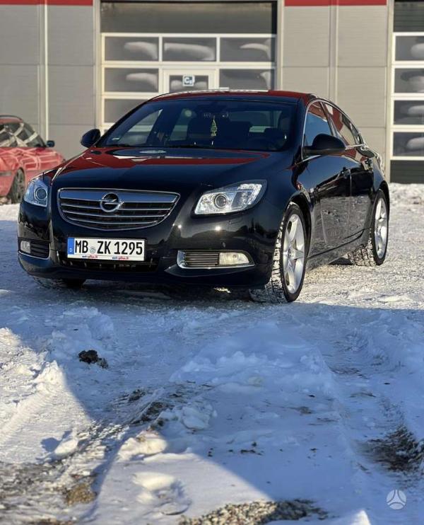 Black Opel Insignia 2013 in Klaipeda, with an engine capacity of 1.96 L and mileage of 276 thousand km for 4300 €, photo 8 on AUTOMOTO.COM.LV