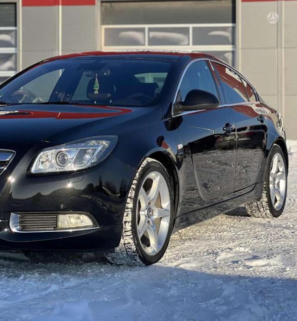 Black Opel Insignia 2013 in Klaipeda, with an engine capacity of 1.96 L and mileage of 276 thousand km for 4300 €, photo 9 on AUTOMOTO.COM.LV
