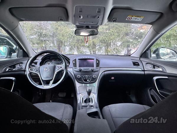 Black Opel Insignia 2015 in Tallinn, with an engine capacity of 2.00 L and mileage of 246 thousand km for 1500 €, photo 1 on AUTOMOTO.COM.LV