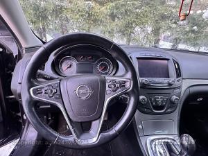 Black Opel Insignia 2015 in Tallinn, with an engine capacity of 2.00 L and mileage of 246 thousand km for 1500 €, photo 3 on AUTOMOTO.COM.LV