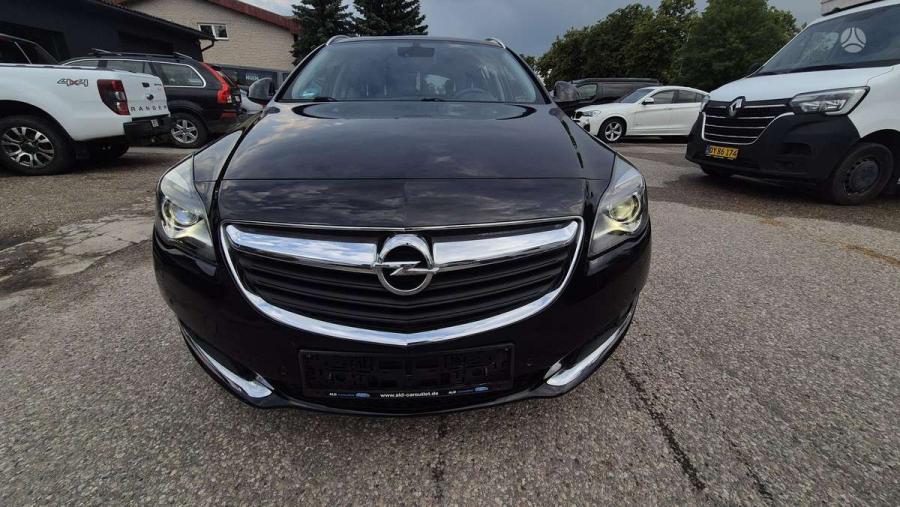 Black Opel Insignia 2015 in Marijampole, with an engine capacity of 2.00 L and mileage of 240 thousand km for 4600 €, photo 1 on AUTOMOTO.COM.LV