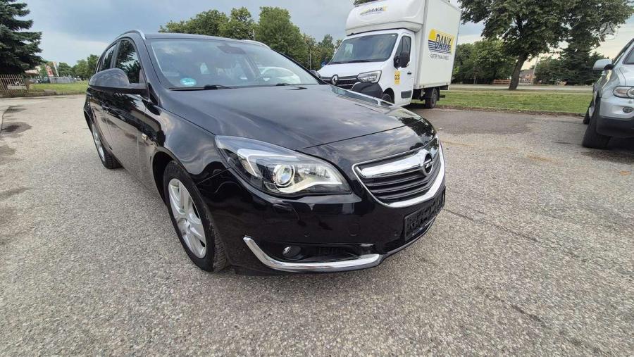 Black Opel Insignia 2015 in Marijampole, with an engine capacity of 2.00 L and mileage of 240 thousand km for 4600 €, photo 3 on AUTOMOTO.COM.LV