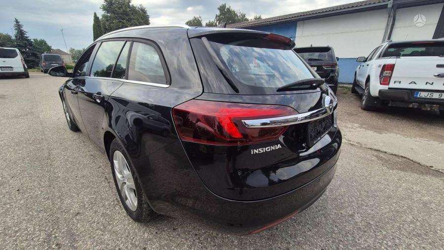 Black Opel Insignia 2015 in Marijampole, with an engine capacity of 2.00 L and mileage of 240 thousand km for 4600 €, photo 4 on AUTOMOTO.COM.LV