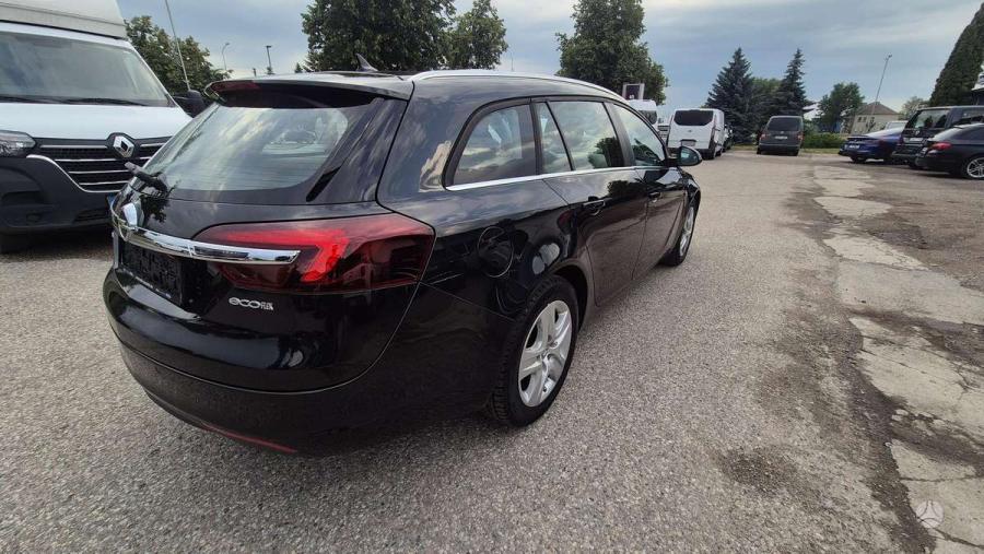 Black Opel Insignia 2015 in Marijampole, with an engine capacity of 2.00 L and mileage of 240 thousand km for 4600 €, photo 6 on AUTOMOTO.COM.LV