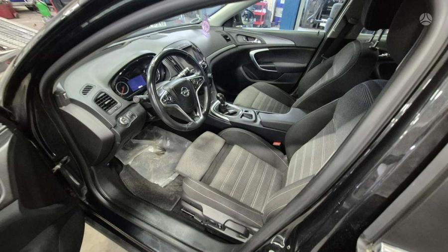 Black Opel Insignia 2015 in Marijampole, with an engine capacity of 2.00 L and mileage of 240 thousand km for 4600 €, photo 8 on AUTOMOTO.COM.LV