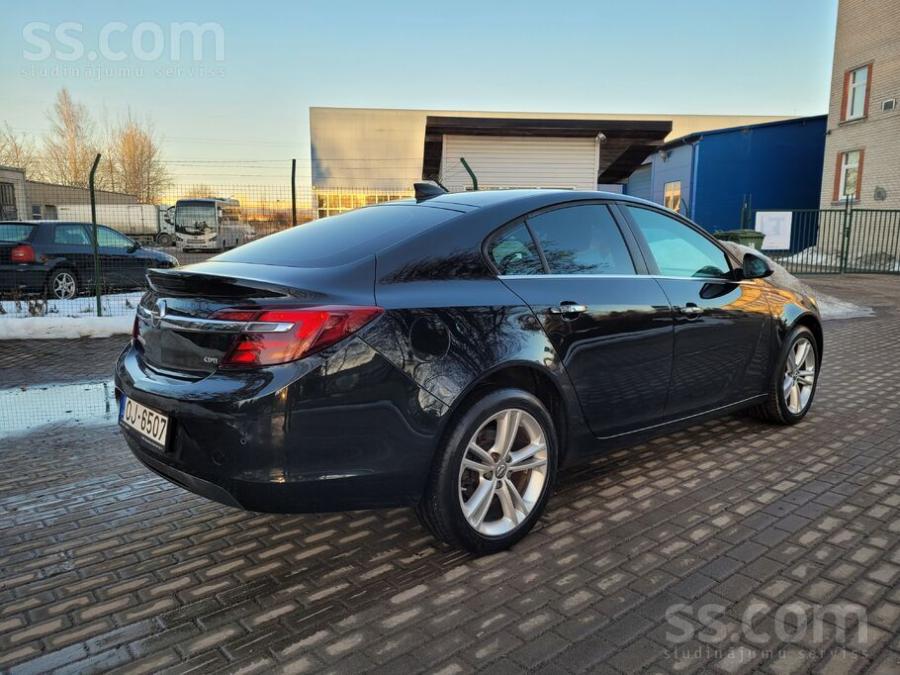 Black Opel Insignia 2016 in Ogre, with an engine capacity of 1.60 L and mileage of 221 thousand km for 6190 €, photo 7 on AUTOMOTO.COM.LV
