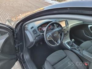 Black Opel Insignia 2016 in Ogre, with an engine capacity of 1.60 L and mileage of 221 thousand km for 6190 €, photo 11 on AUTOMOTO.COM.LV